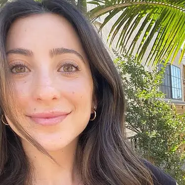 Sara Magdalin Biography: Age, Husband, Net Worth, Parents, Siblings ...